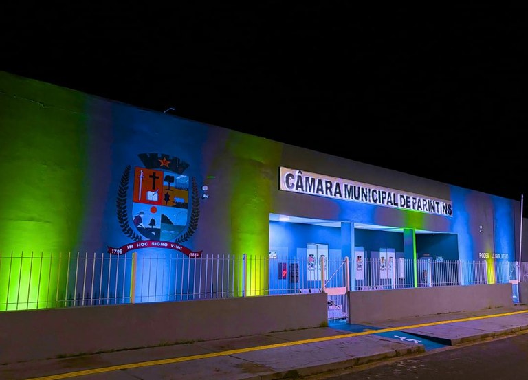 Câmara de Parintins ilumina prédio com as cores das Campanhas Abril Azul e Abril Verde — Câmara ...